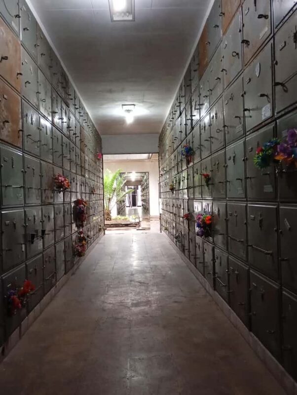 CHACARITA CEMETERY + PARQUE CHAS (LABYRINTH)