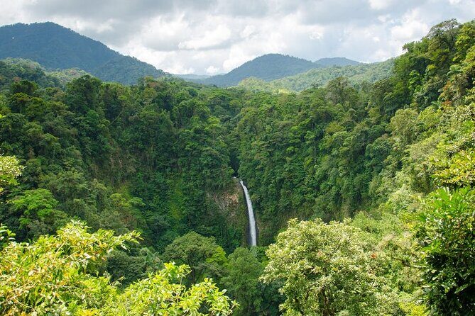 La Fortuna Waterfall & Arenal Volcano Hike